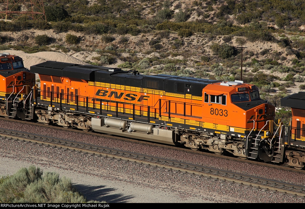 BNSF 8033